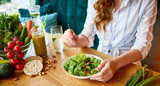 Guide to Nutritious Food for Women in All Stages of Life